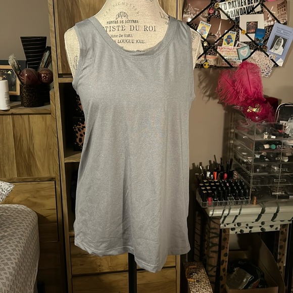GAIAM | Tops | Gaiam Gray Workout Tank Mdium | Poshmark